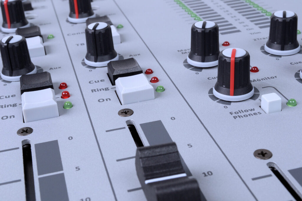 D&R AIRMATE-12 VERSION 1x TELCO + 1x WiFi - Eurocom Broadcast